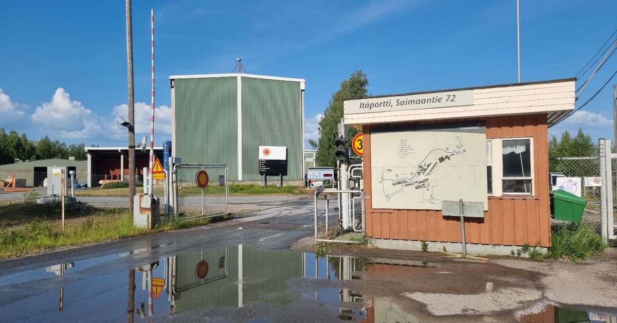 Honkalahden sahalla syttyi tulipalo: sahaamorakennuksen katto syttyi ...