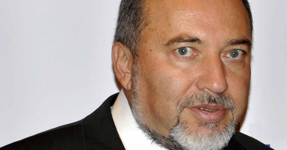 Liberman: Löfven förvärrar läget i Mellanöstern | Utrikes | Svenska Yle