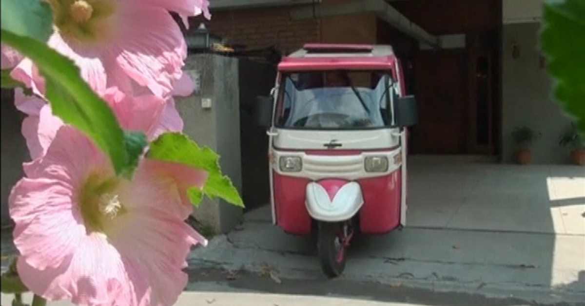 Pink Rikshaw - en räddning för pakistanska kvinnor | Utrikes | Svenska Yle