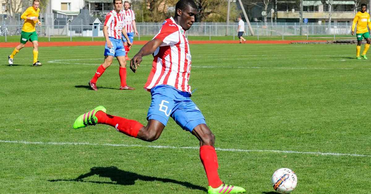 Alieu Ceesay fortsätter spela för BK-46 i fotbollstvåan | Västnyland ...
