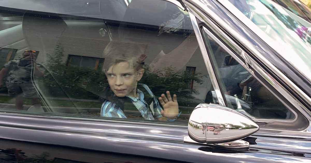 Elmerin 8-vuotissyntymäpäiville oli pääsemässä vain kaksi kaveria ...