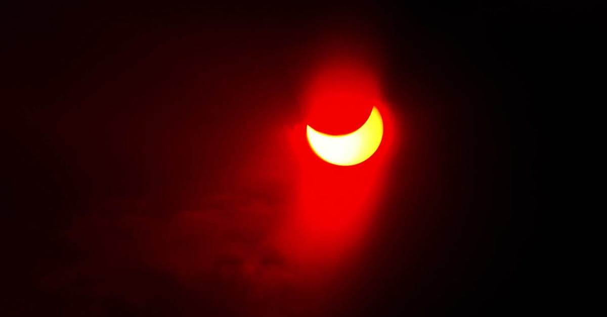 Osittainen auringonpimennys näkyy myös Suomessa, jos sää sallii ...