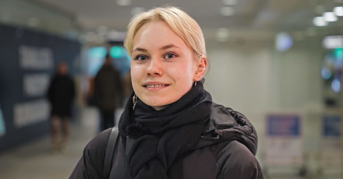 Ensimmäisissä vaaleissa kamera tallensi jännittyneet hymyt – 117 vuotta ...