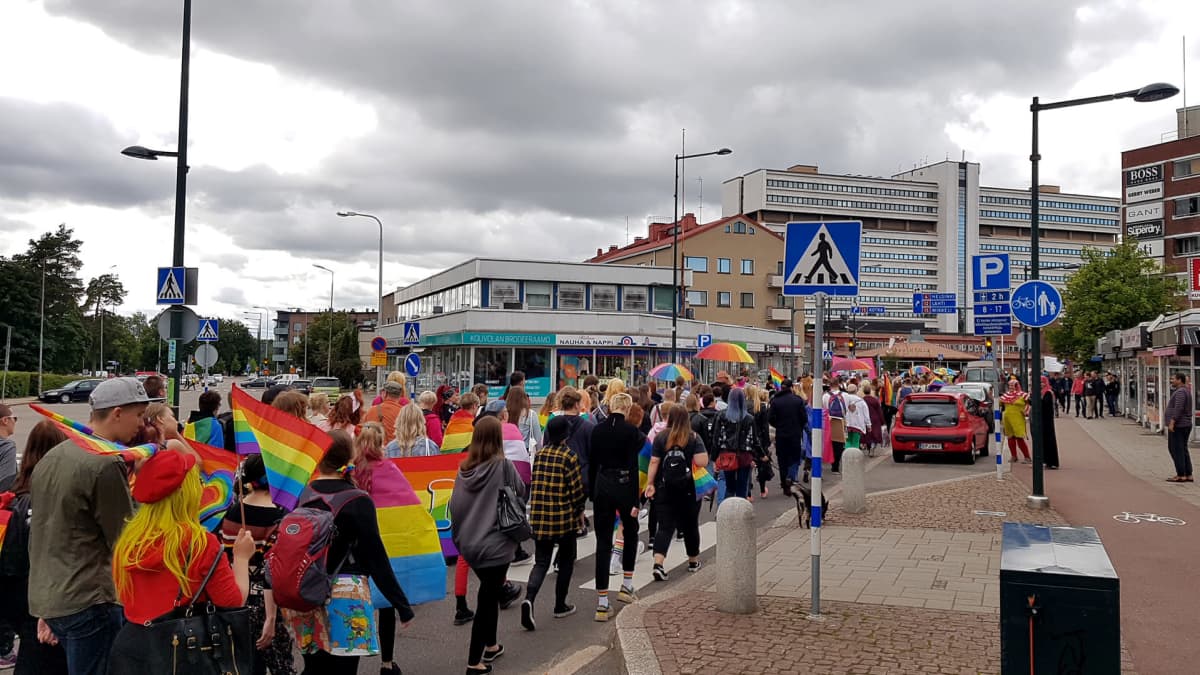 Pride-liput liehuvat jatkossa Kouvolassa – taustalla pitkä vääntö ...