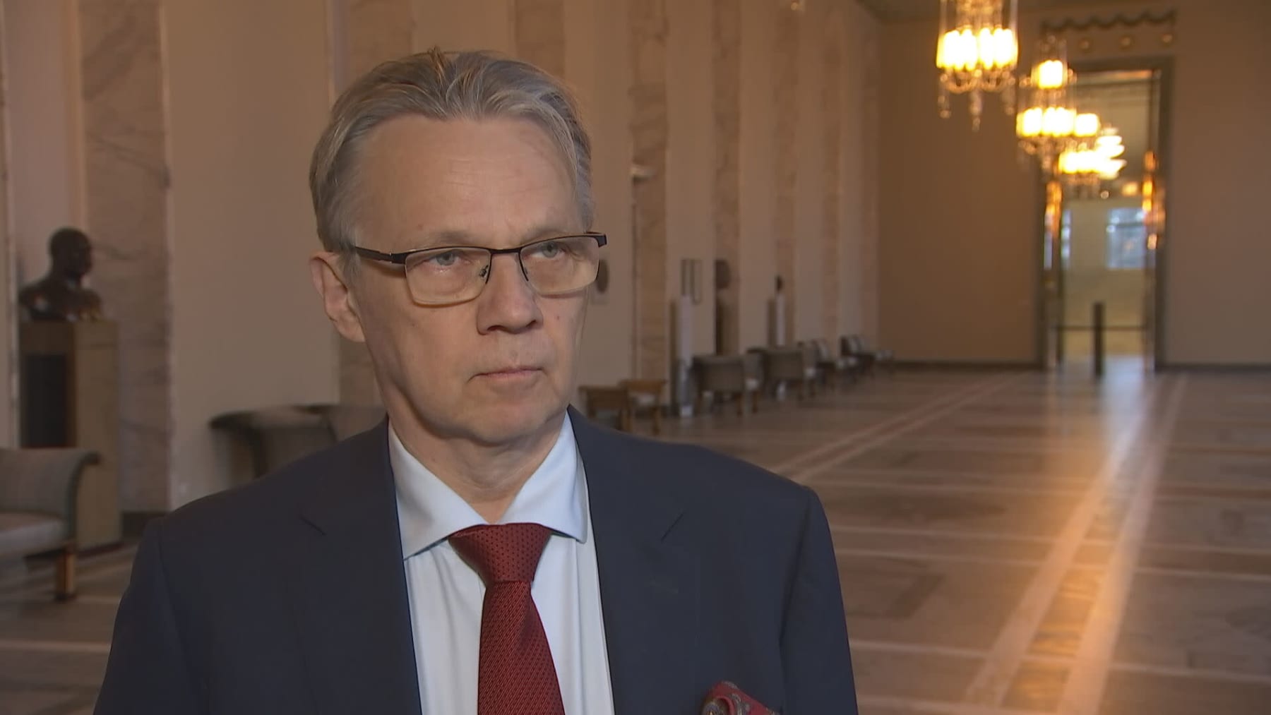 Ex-kansanedustajan lentopisteillä olisi maksanut 27 Amerikan-matkaa ...