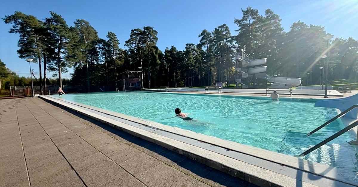 Porissa uidaan talvellakin maauimalassa – suosio tuo lisäpäivän aukioloihin | Satakunta | Yle