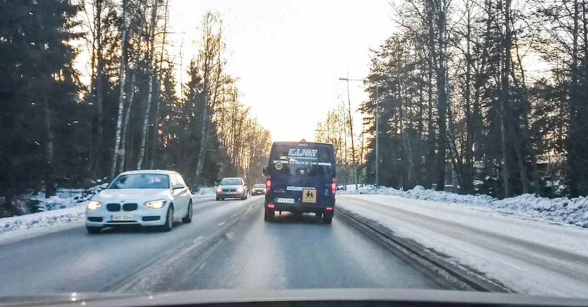 Kevin får inte åka med i skoltaxin på grund av byråkrati – taxin och ...