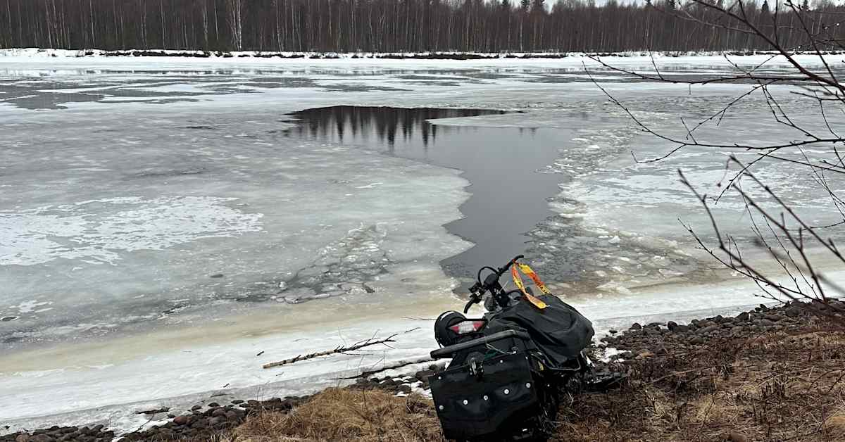 Soitto kaverille pelasti moottorikelkalla jäihin pudonneen hengen ...