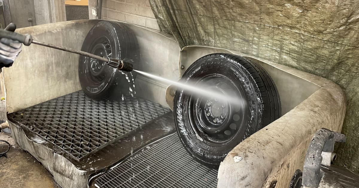 Jonot talvirenkaiden vaihtoon pitenevät rengasfirmoissa – pahin ruuhka ...