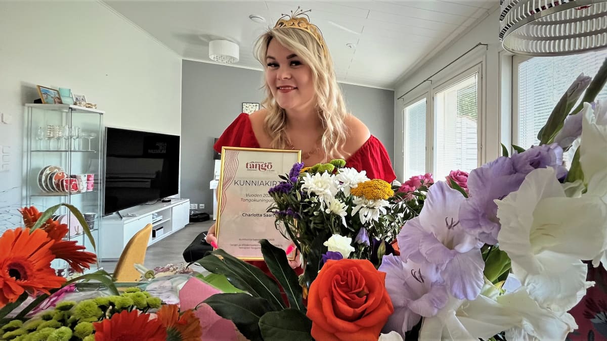 Vastakruunattu tangokuningatar Charlotta Saari, 22, aikoo omistautua ...