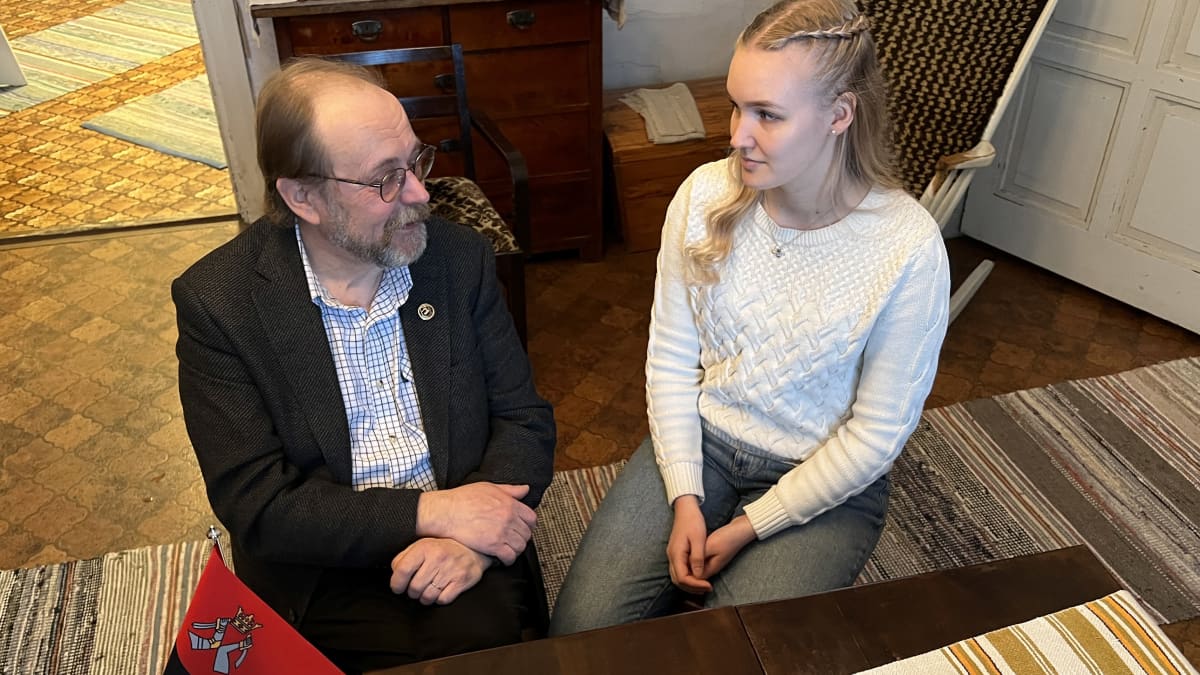 Venla Hatakka, 22, on reissannut suvun juurilla Karjalassa kolme kertaa ...