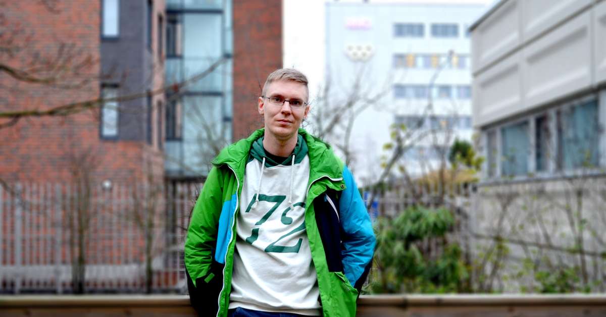 Regnbågsunga i Esbo fick egen träffpunkt | Huvudstadsregionen | Svenska Yle