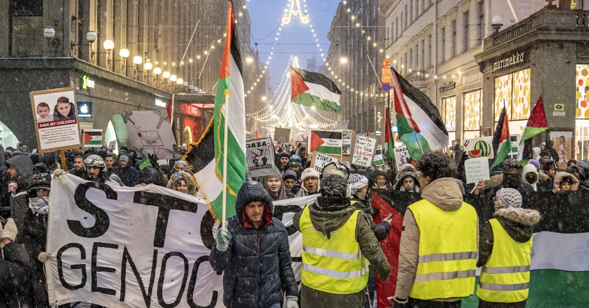 Thousands join pro-Palestinian march in Helsinki | Yle News | Yle