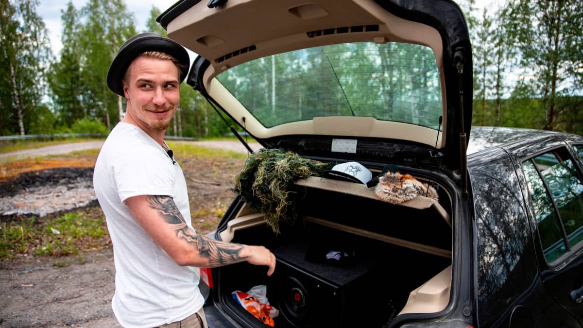 Yle selvitti: Paketteja aukova tubettaja tienasi neljännesmiljoonan ...