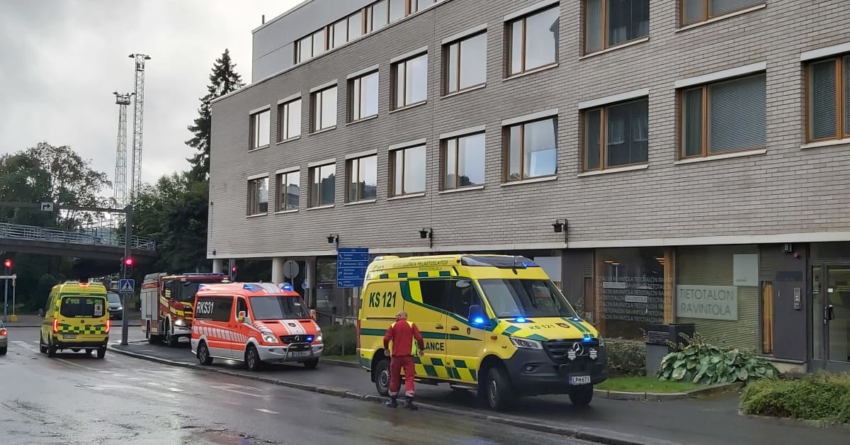 Jyväskylän keskustassa sijaitseva virastotalo tyhjennettiin vaarallisen ...