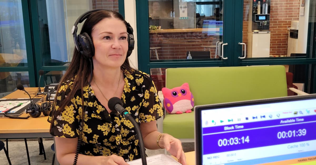 Tuleva liikenne- ja viestintäministeri Lulu Ranne lyttää Itärata ...