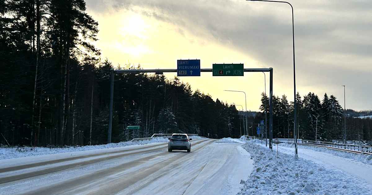 Keep a safe distance, reduce speed, take breaks — How to stay alive on ...