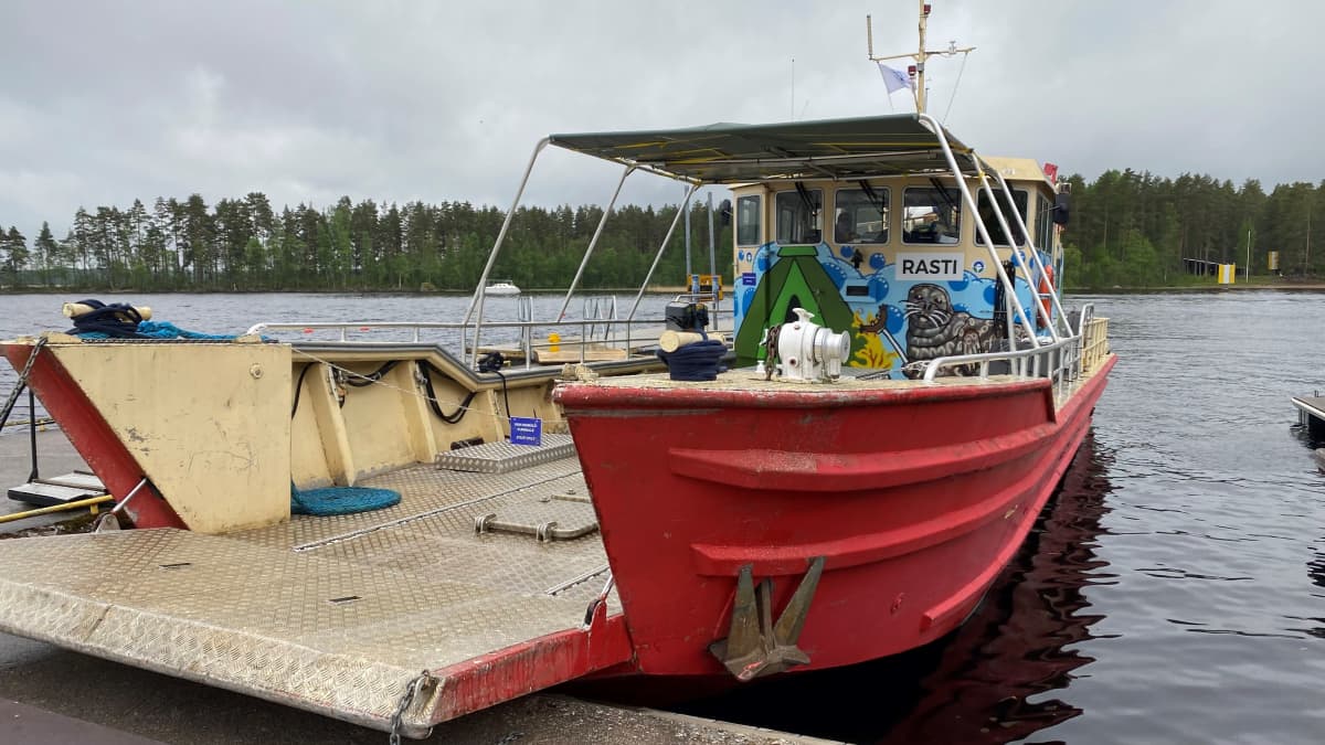 Rasti-lautan saariretket ovat saaneet vaihtelevan suosion ...