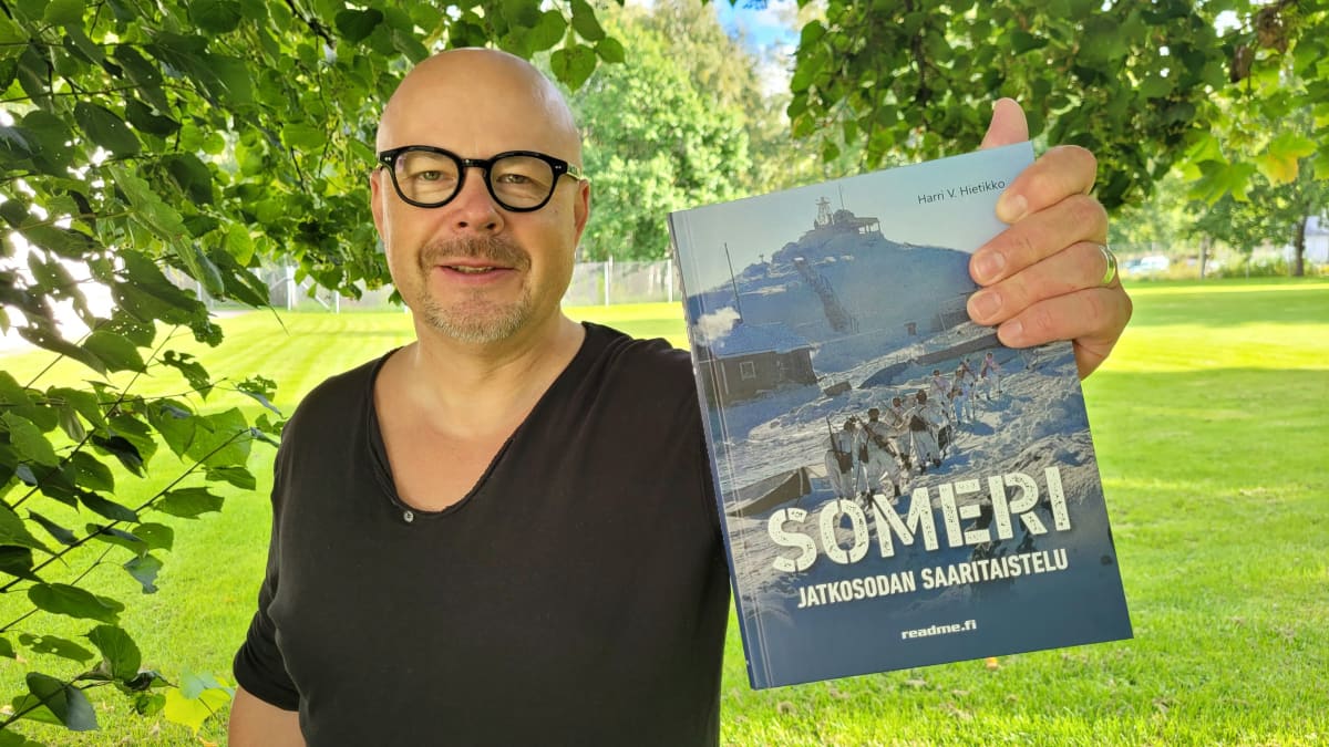 Vaasalainen Harri Hietikko kirjoitti kirjan Somerin linnakesaaren ...