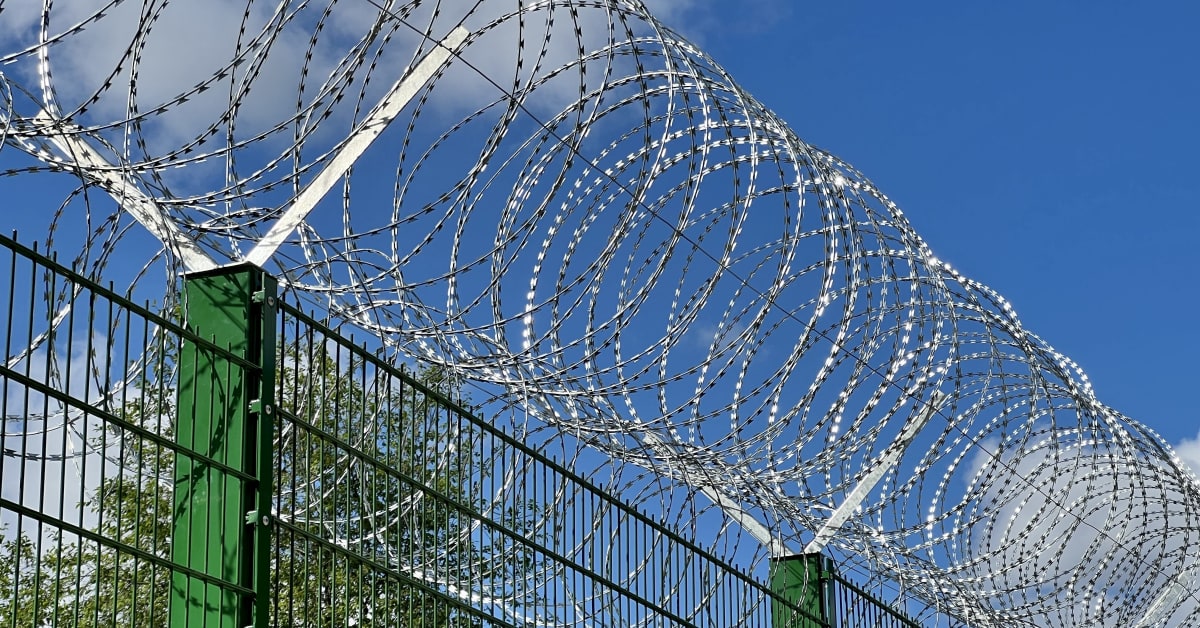 Trial fence on Finland-Russia border nearing completion, one month ...