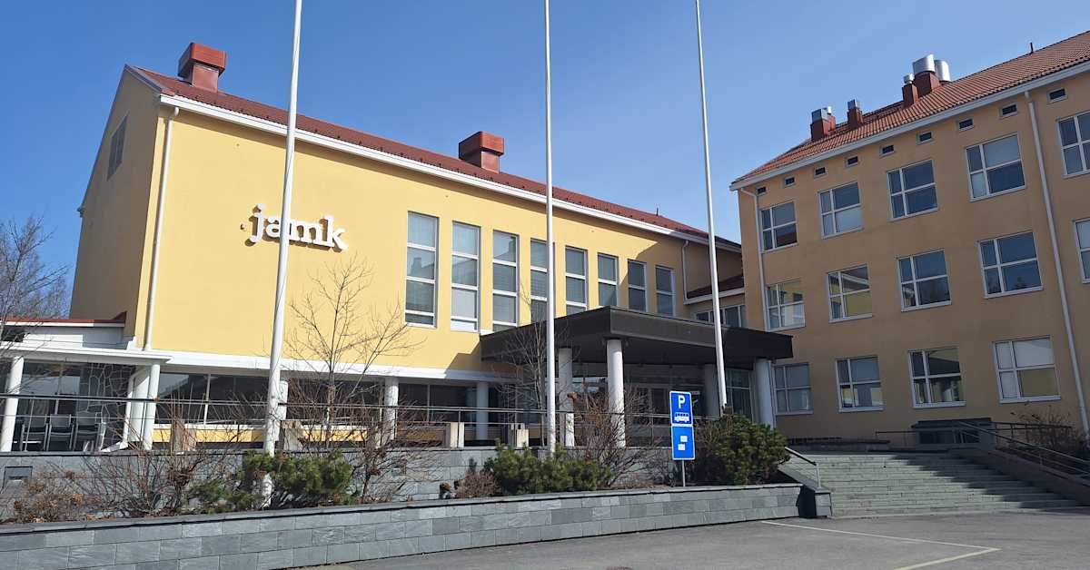 Jyväskylän yliopisto haluaa ostaa ammatti­korkea­koulun reilulla ...