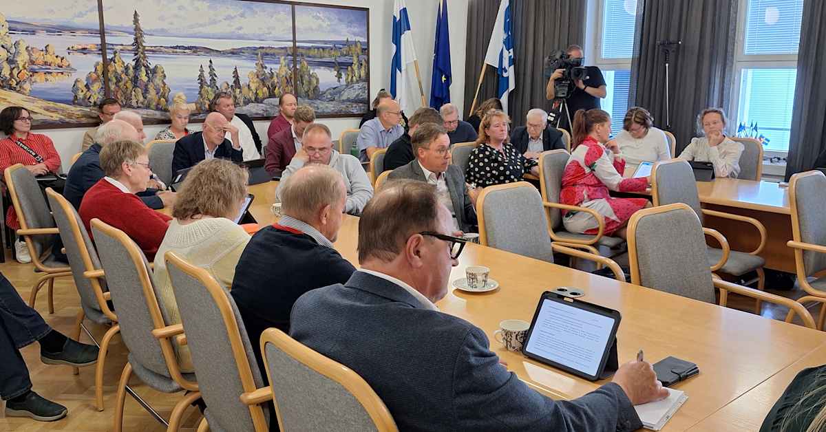 Jyrki Kaiponen sitter kvar som landskapsdirektör i Mellersta ...