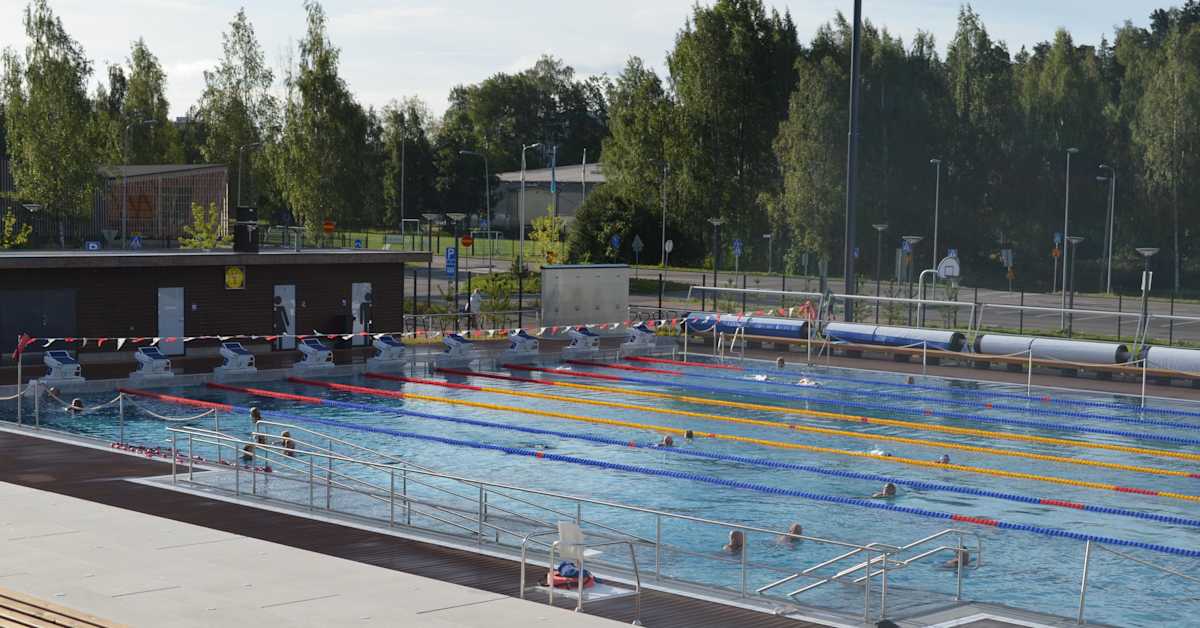 Espoo rajoittaa käyntiaikaa Leppävaaran maauimalassa: ”Emme pysty ...