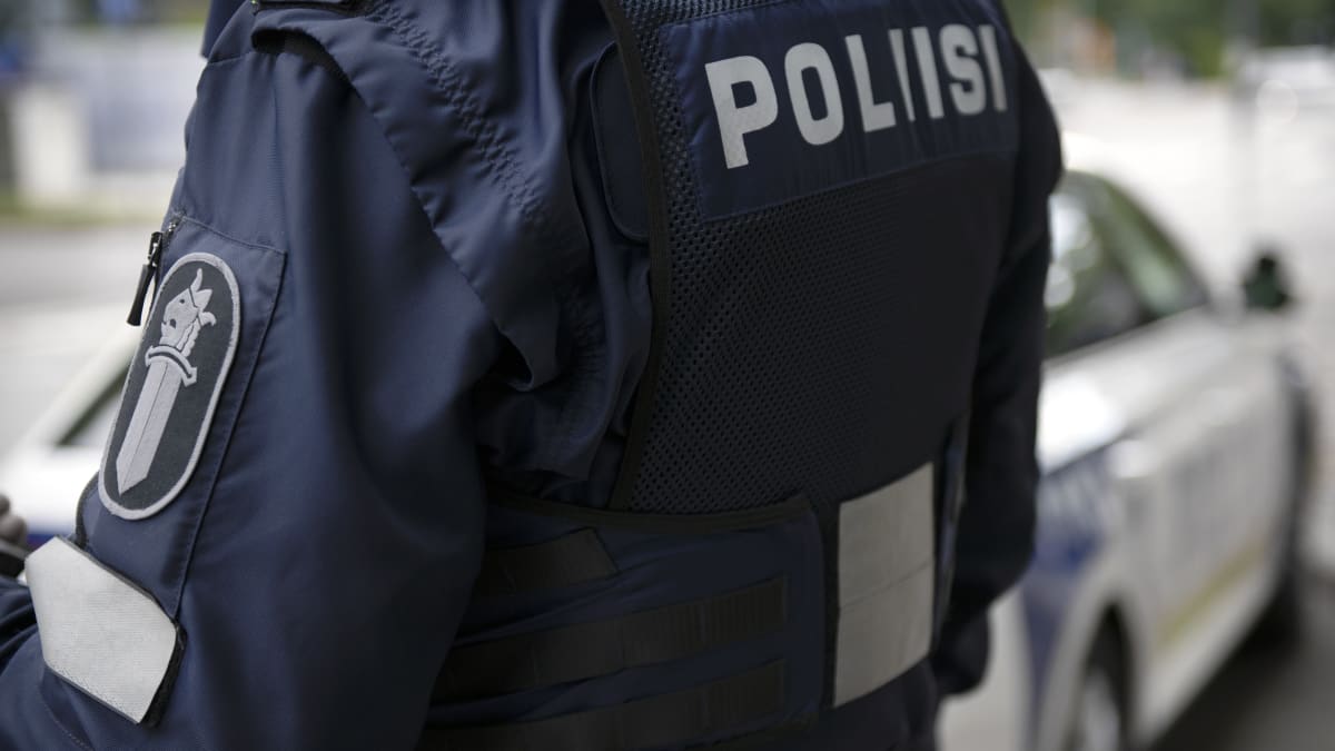 Poliisi löysi maasta poistetun miehen sängyn alta Lahdessa | Yle Uutiset