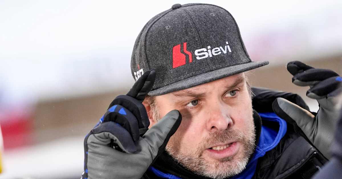Suomen valmentajalta hauska muisto Ylen toimittajasta loppubileissä ...