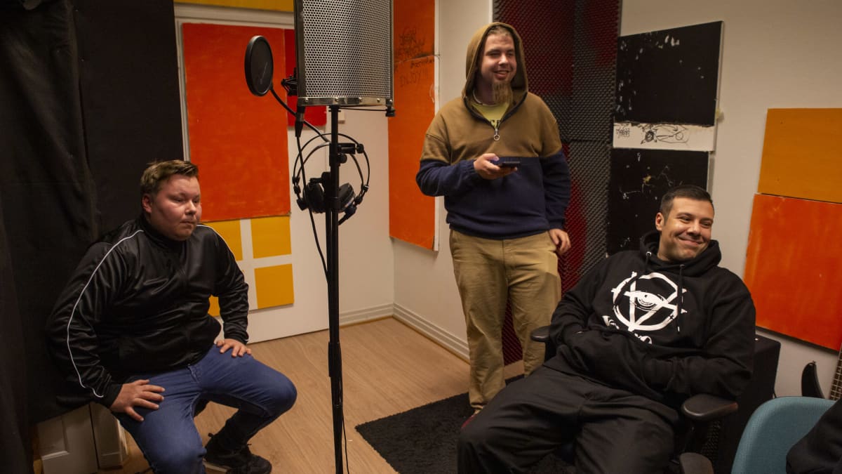 ”Saan avattua ikään kuin siivet mikrofonin edessä”, sanoo 28-vuotias ...