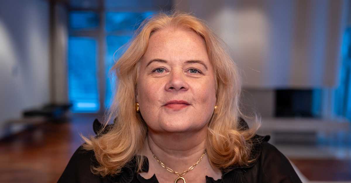 Ylen hittisarja kertoo luksuskiinteistönvälittäjän kaoottisesta arjesta ...