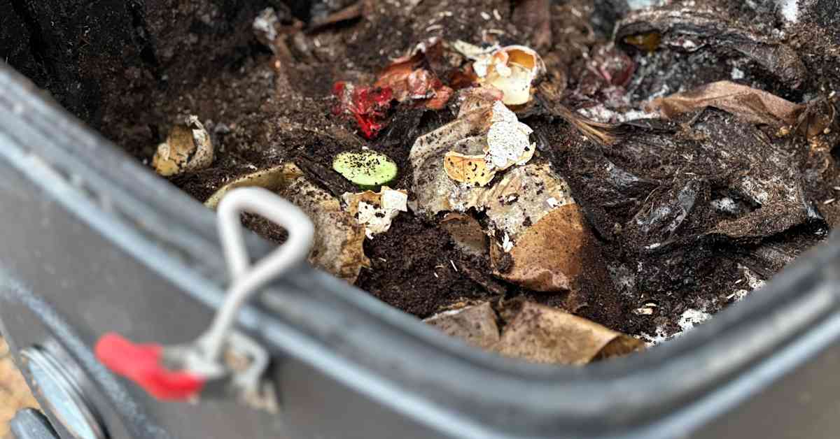 Kompostorit syyniin Porissa ja Raumalla | Satakunta | Yle