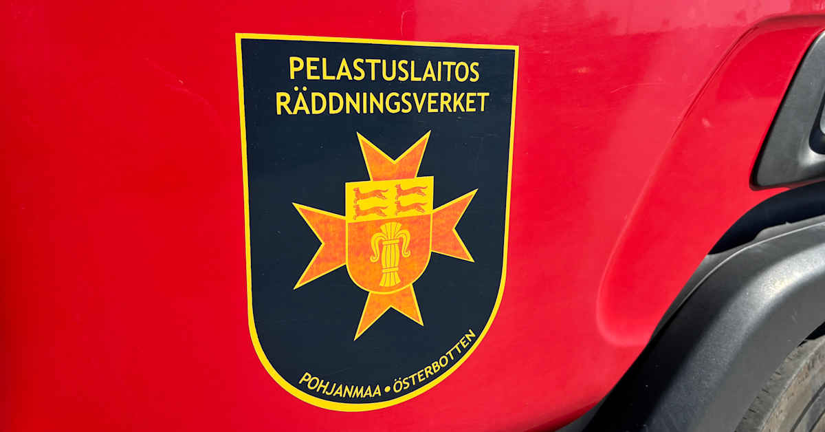 Puunkuormaaja syttyi palamaan kesken lastauksen Pietarsaaressa ...