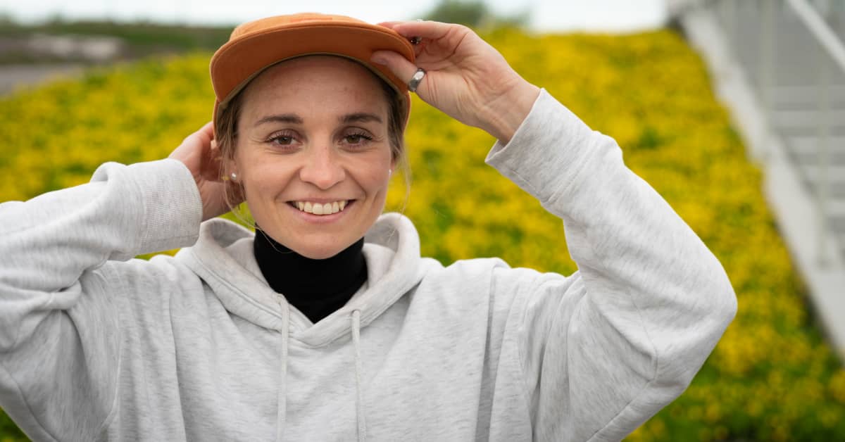 Essi Sainio kyseenalaisti jalkapallouransa, kun hänen polvestaan hajosi ...