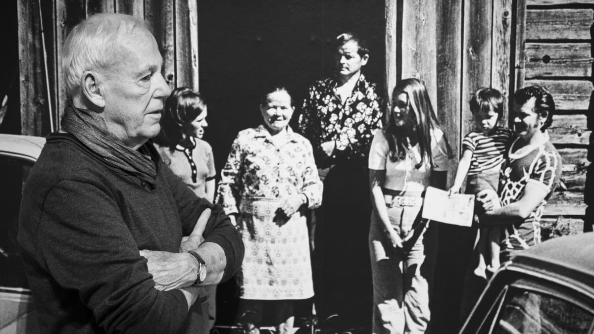 Valokuvaaja Caj Bremer on kuvannut köyhissä tölleissä sekä rikkaiden ...