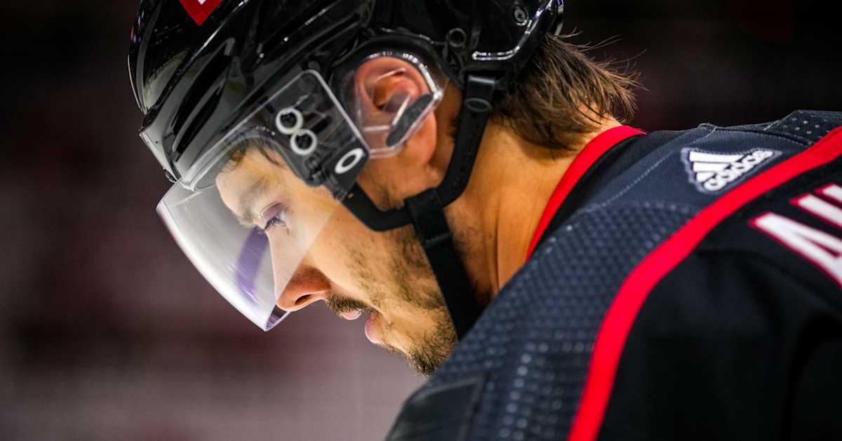 Sebastian Aho menetti elämänsä sauman NHL:ssä, ja sitten tähtipelaaja ...