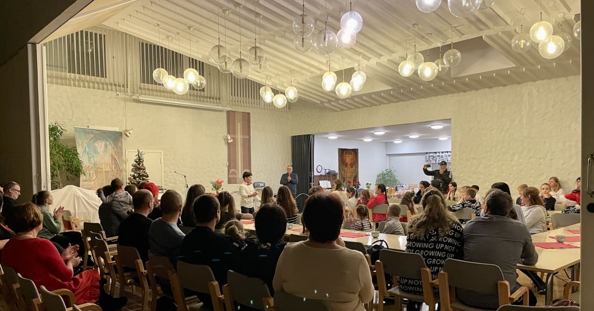 ”Ei auta, että istumme ja itkemme” – näin sotaa paenneet ukrainalaiset ...