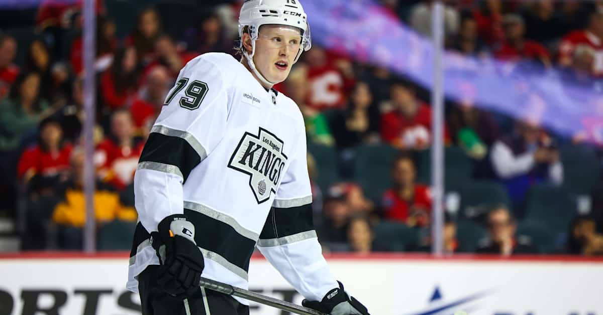 Samuel Helenius täräytti ensimmäisen NHL-maalinsa, valmentajakin ...