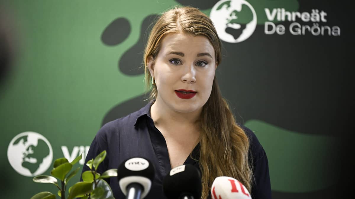 Eduskunnasta pudonnut Iiris Suomela hakee vihreiden ...
