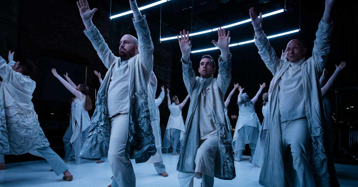 Teaterrecension: En skärva av mänskligheten färdas ut i tomma intet ...