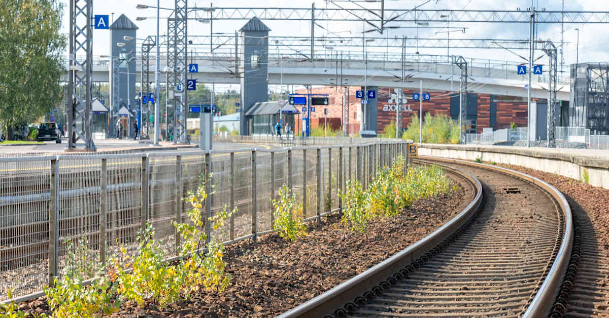 Häiriö rautatieliikenteessä Karjaan ja Hangon välillä: junat korvataan ...