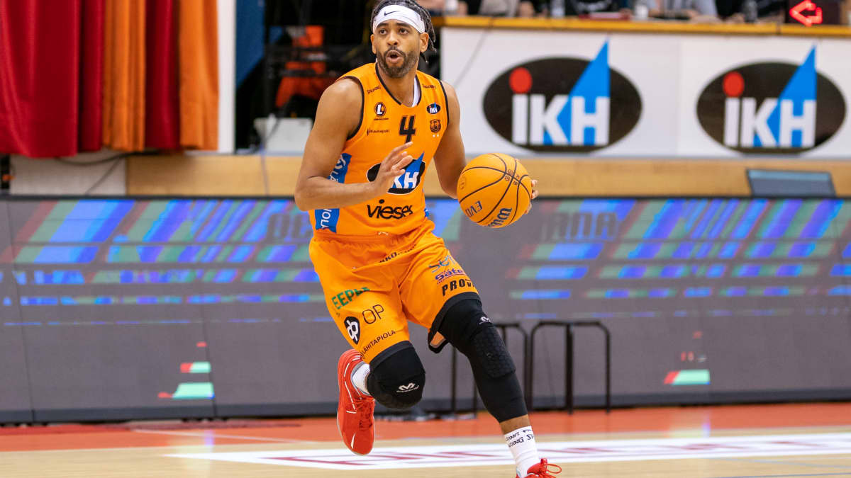 Kolme mestaruutta Kauhajoen Karhu Basketissa voittanut René Rougeau ...