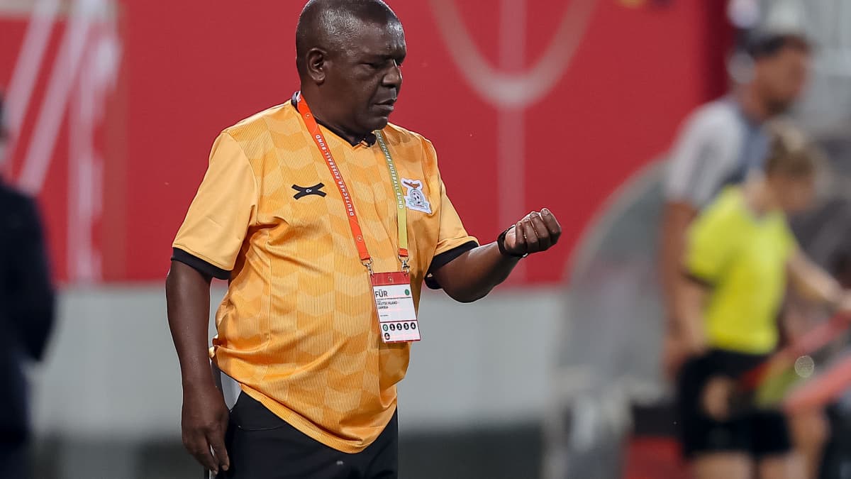 Monessa joukkueessa kuohuu ennen jalkapallon MM-kisoja – Sambian ...