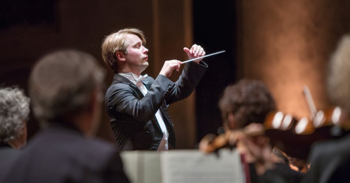 Kapellimestari Pietari Inkinen Etelä-Korean radion sinfoniaorkesterin ...
