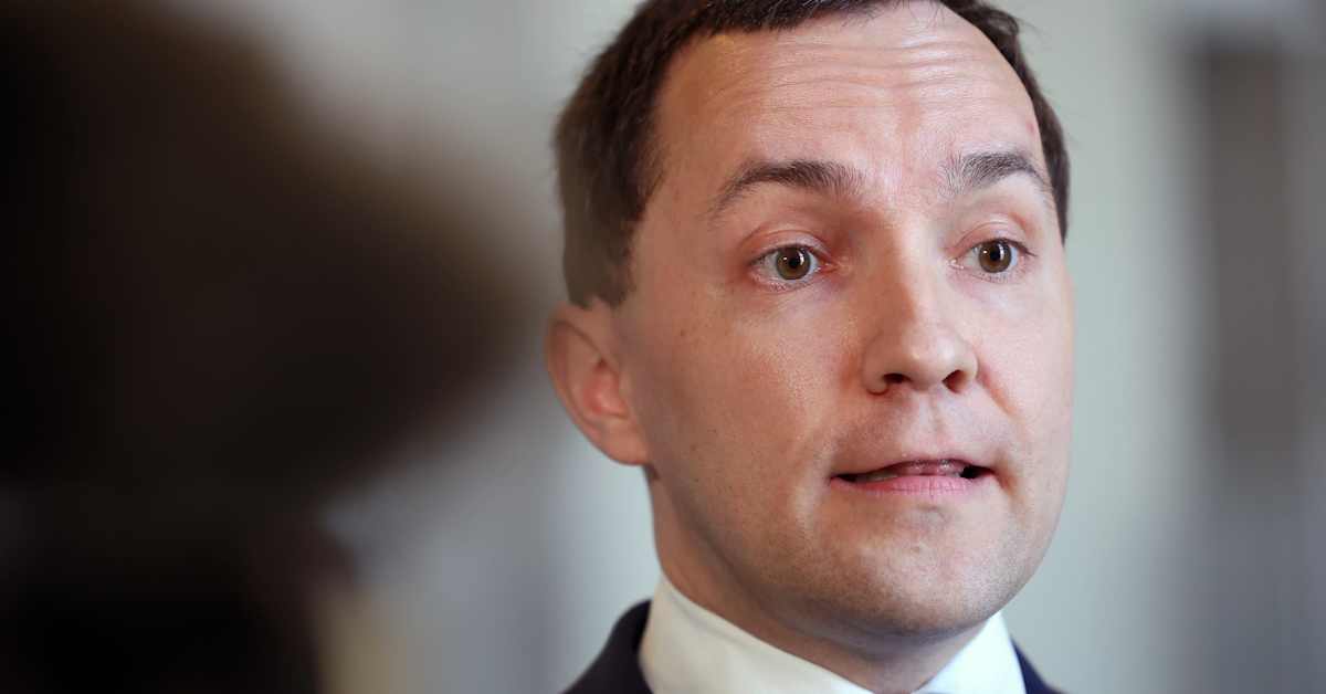 Vasemmisto­liitto aikoo esittää epä­luottamusta ministeri Rydmanille ...
