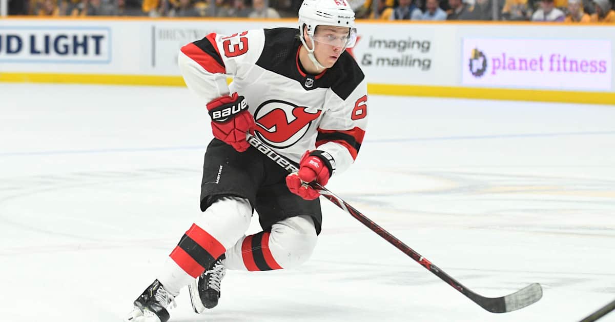 Svenskarna Jesper Bratt och Jakob Markström i toppform då Devils slog ...