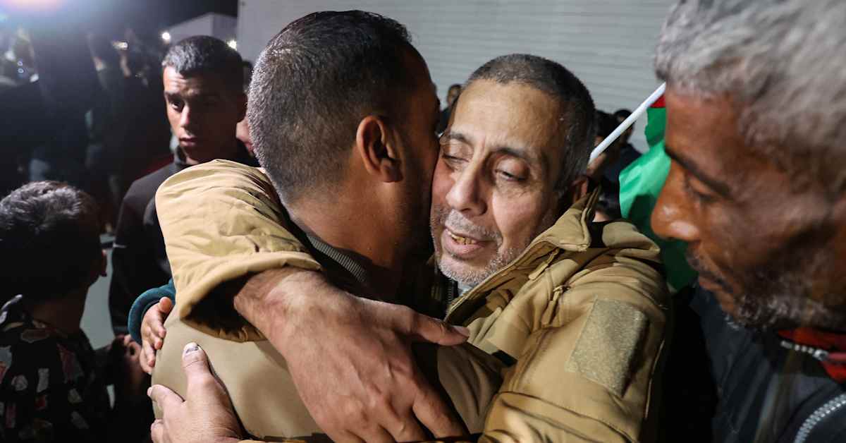 Israel aloitti palestiinalaisvankien vapauttamisen | Uutisia lyhyesti | Yle