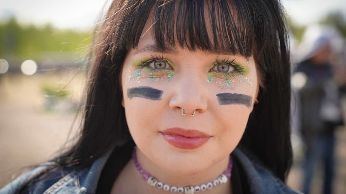 Tällaista on meno Mötley Crüen ja Def Leppardin tähdittämällä ...