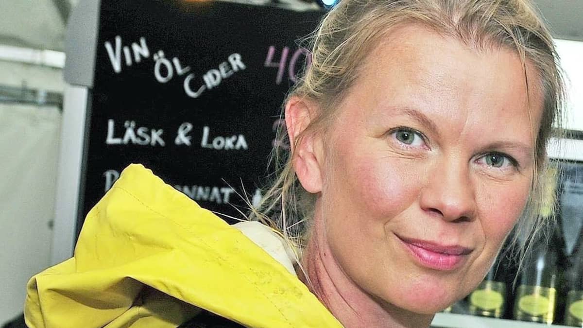 Näyttelijä Stina Rautelin, 59, on kuollut – oli yksi tunnetuimmista ...