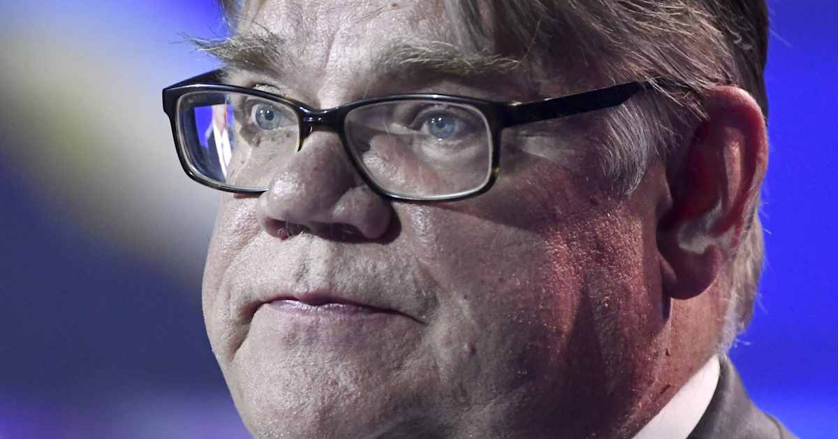 Timo Soini tog känslosamt farväl | Inrikes | Svenska Yle